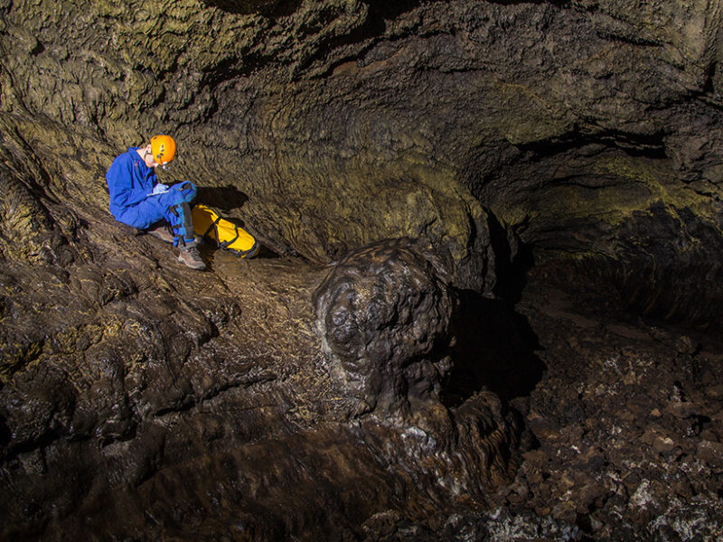 Earthly Lava Tubes May Offer Insights into Extraterrestrial Life - Eos